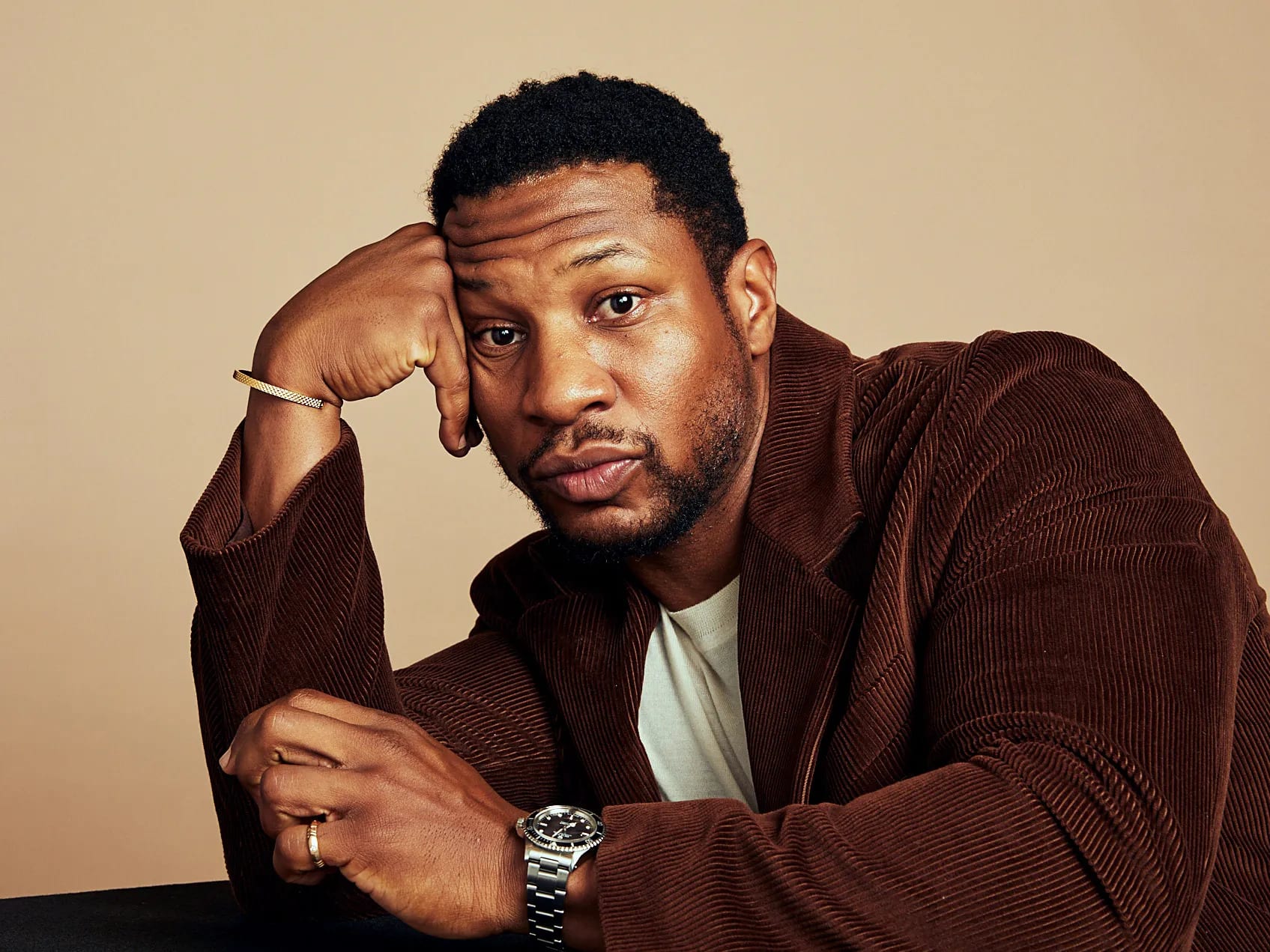Jonathan Majors' ex-girlfriend drops defamation and assault lawsuit - Starlogue