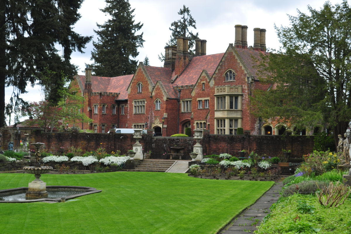 Watch the Game of Thrones Finale in a Castle | Seattle Met
