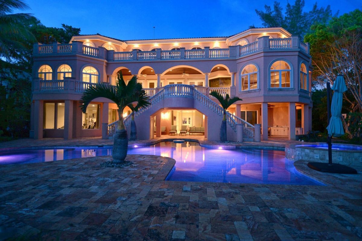 On Longboat Key, a $14.75 Million Beachfront Mansion Goes on the Market ...