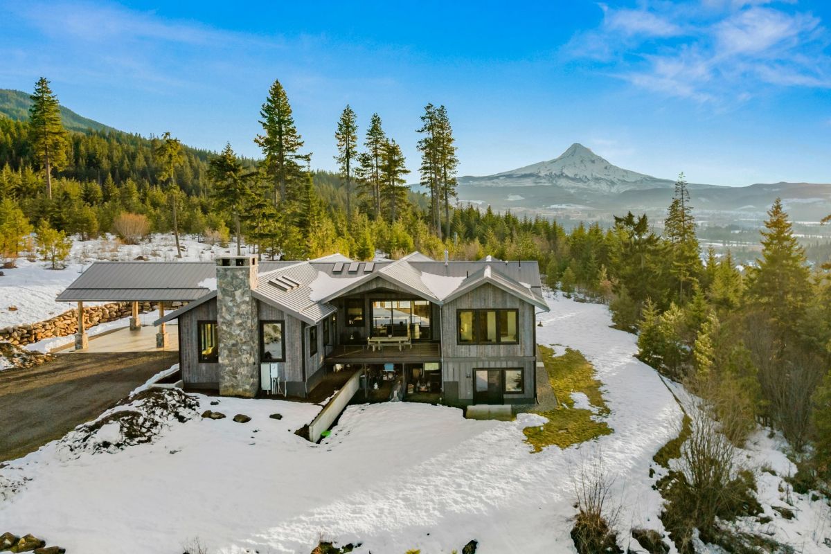 Property Watch: An Entertainer’s Dream Home near the Gorge | Portland ...