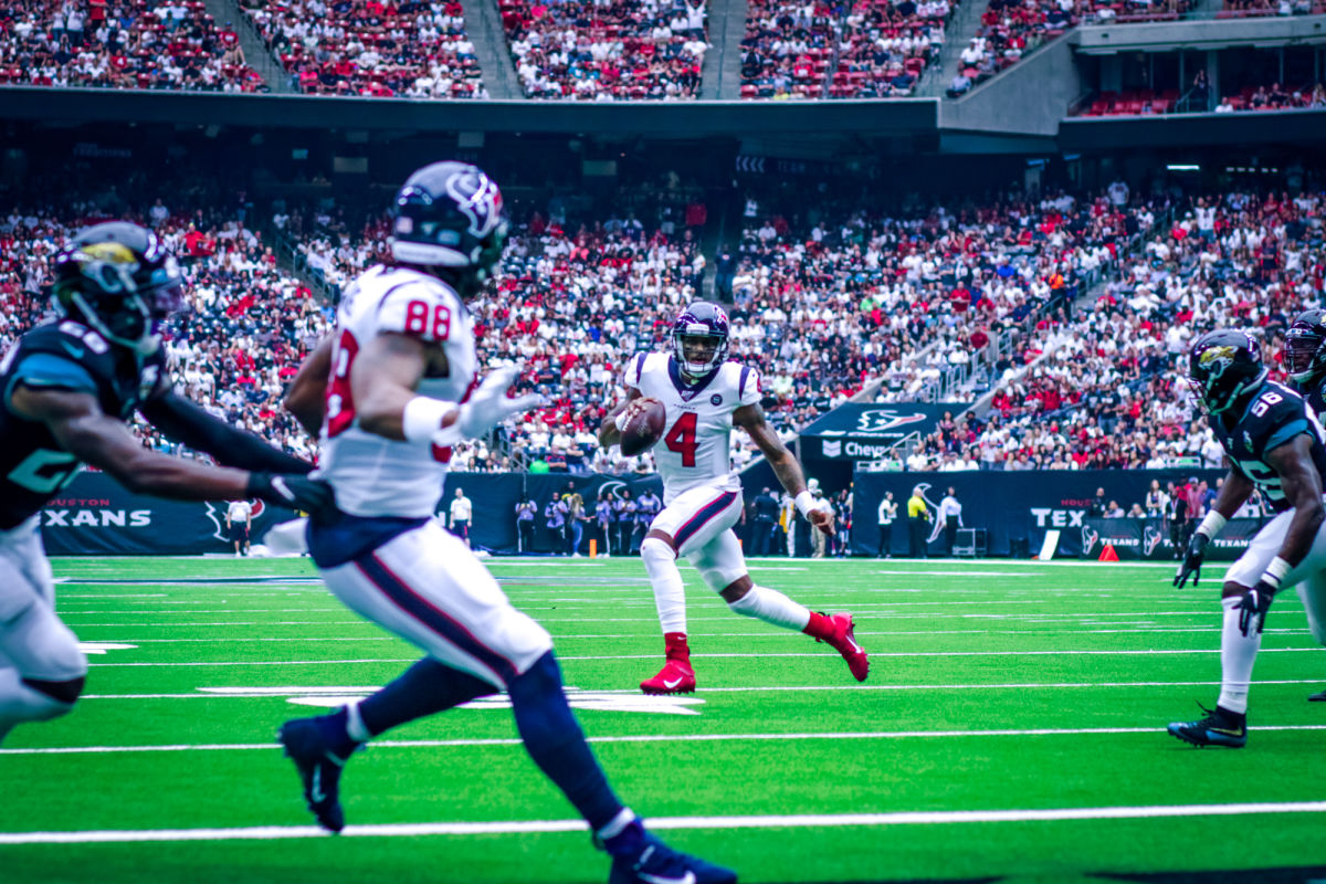Texans Squeak by Jaguars in First Home Game of the Season | Houstonia ...