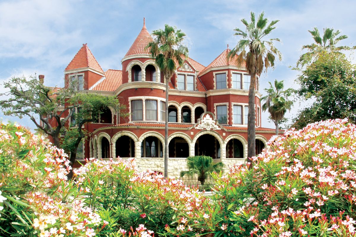 Still Standing: An Inside Look Into Galveston’s Historic Homes ...