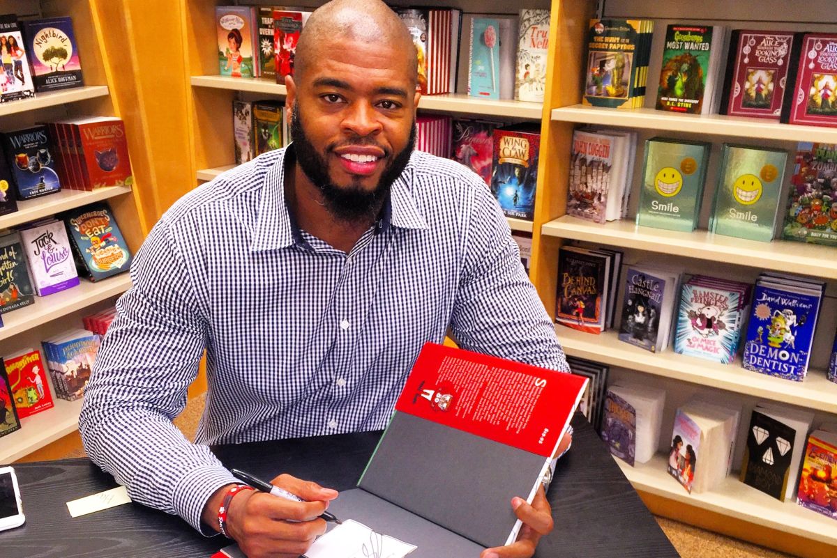 Former Texans Player Wade Smith Tackles Children's Book | Houstonia ...