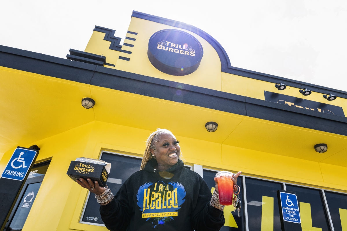 Crowds Flock to Trill Burgers on Opening Day in Montrose | Houstonia ...