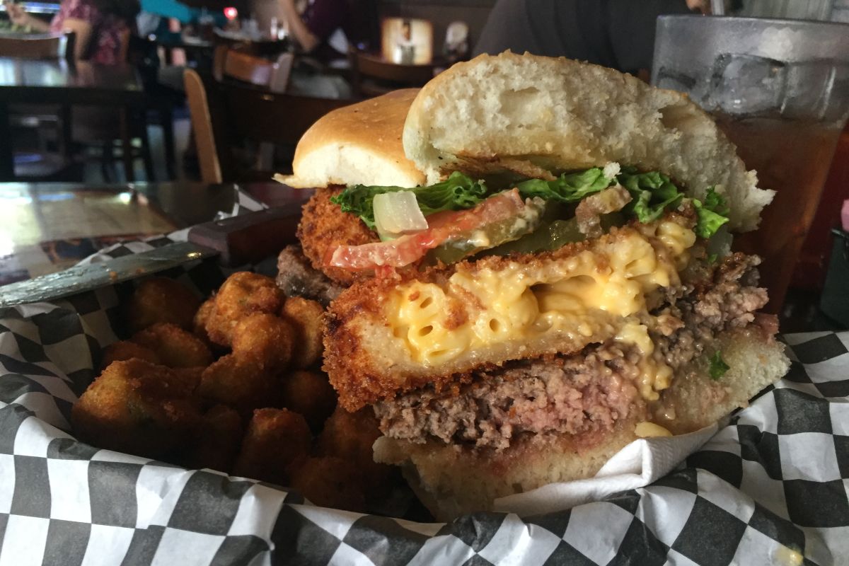 Three B’s Grill | Businesses | Houstonia Magazine
