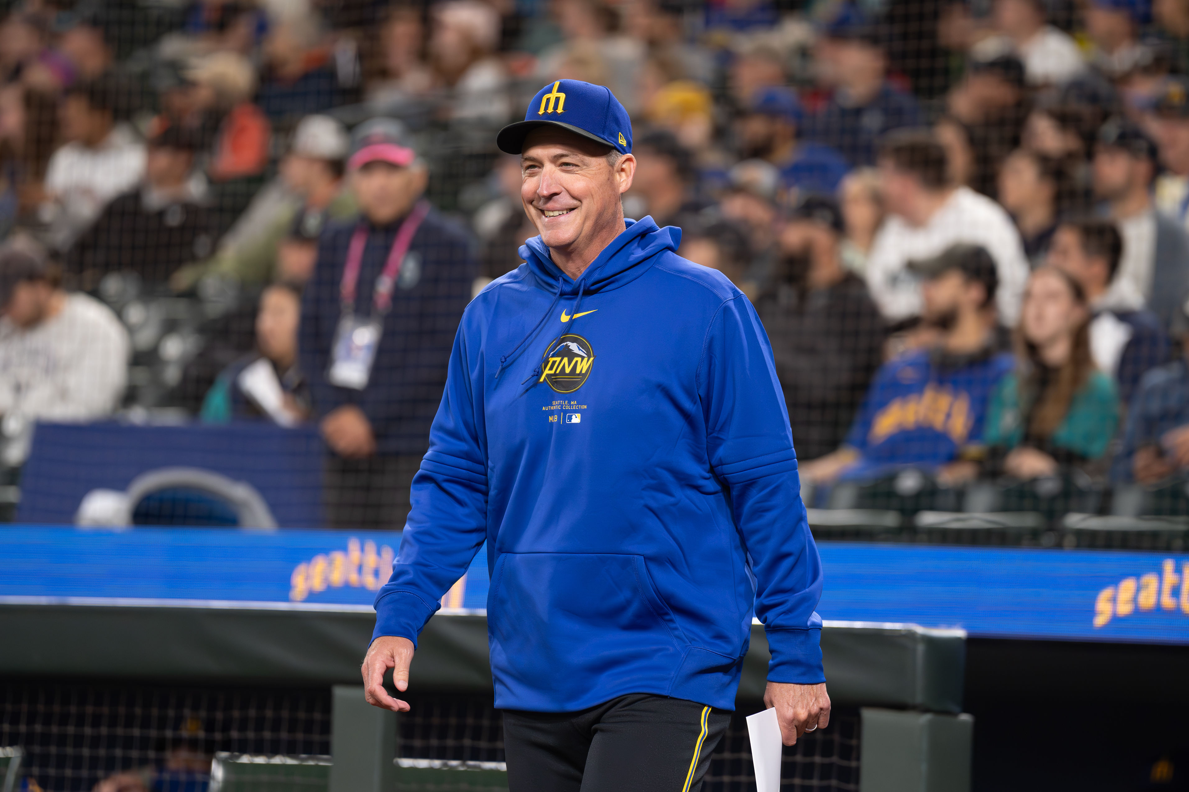 The Mariners Are Dropping Hot Dogs from the Sky—and the Crowd Is Going ...