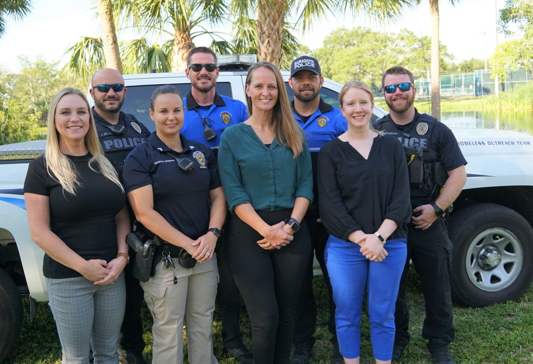 Sarasota Police Outreach Team Works to Build Rapport With the Homeless ... Sarasota Police Outreach Team Works to Build Rapport With the Homeless ...