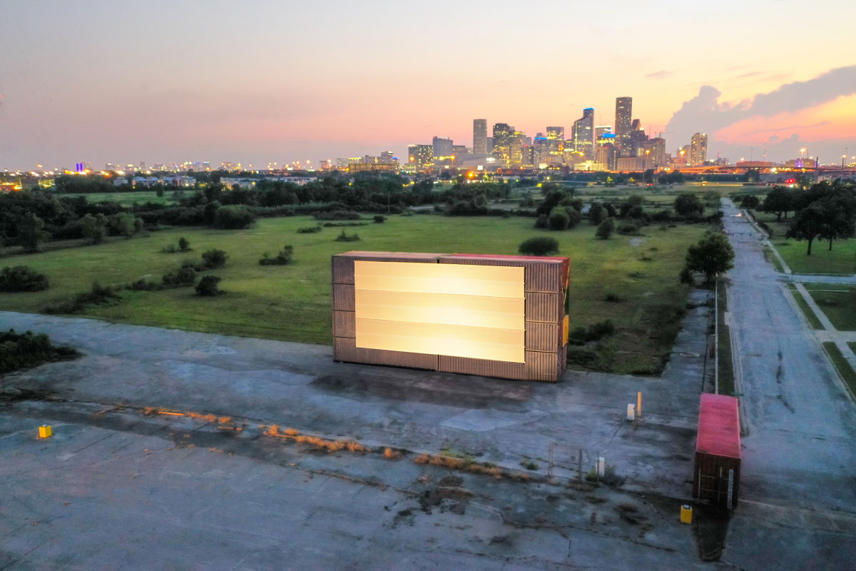 Go See Christopher Nolan's New Thriller, "Tenet," at This Fifth Ward ...
