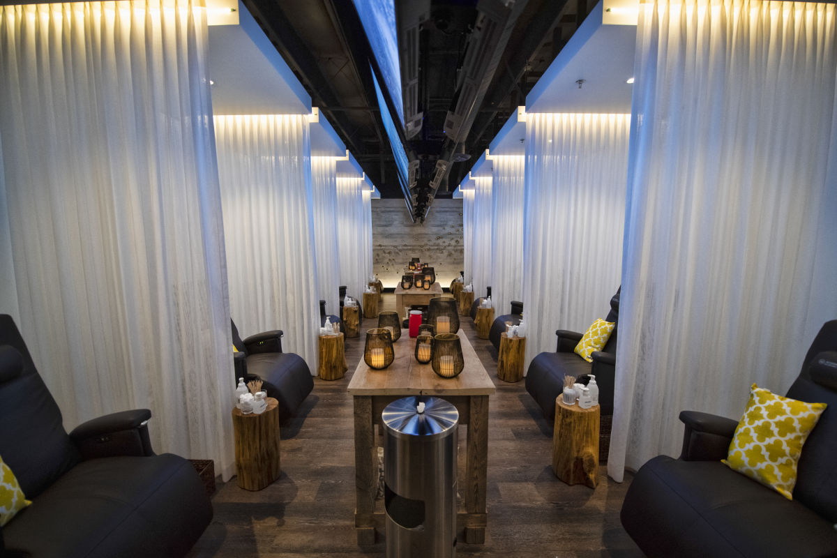 I Tried It (Again): Acupuncture | Houstonia Magazine