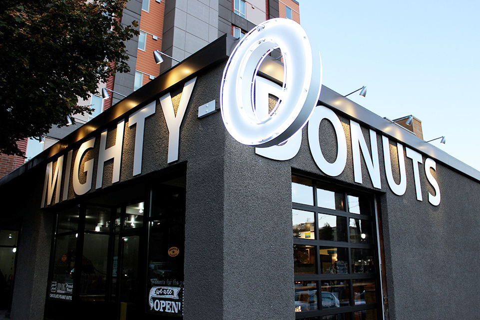 Seattle Restaurant News: CaliBurger Opens, Shabu Chic Closes | Seattle ...