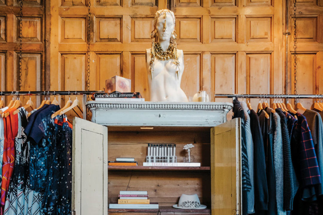 Let Professional Stylist Lisa Powers Dress You at Laboratoria ...