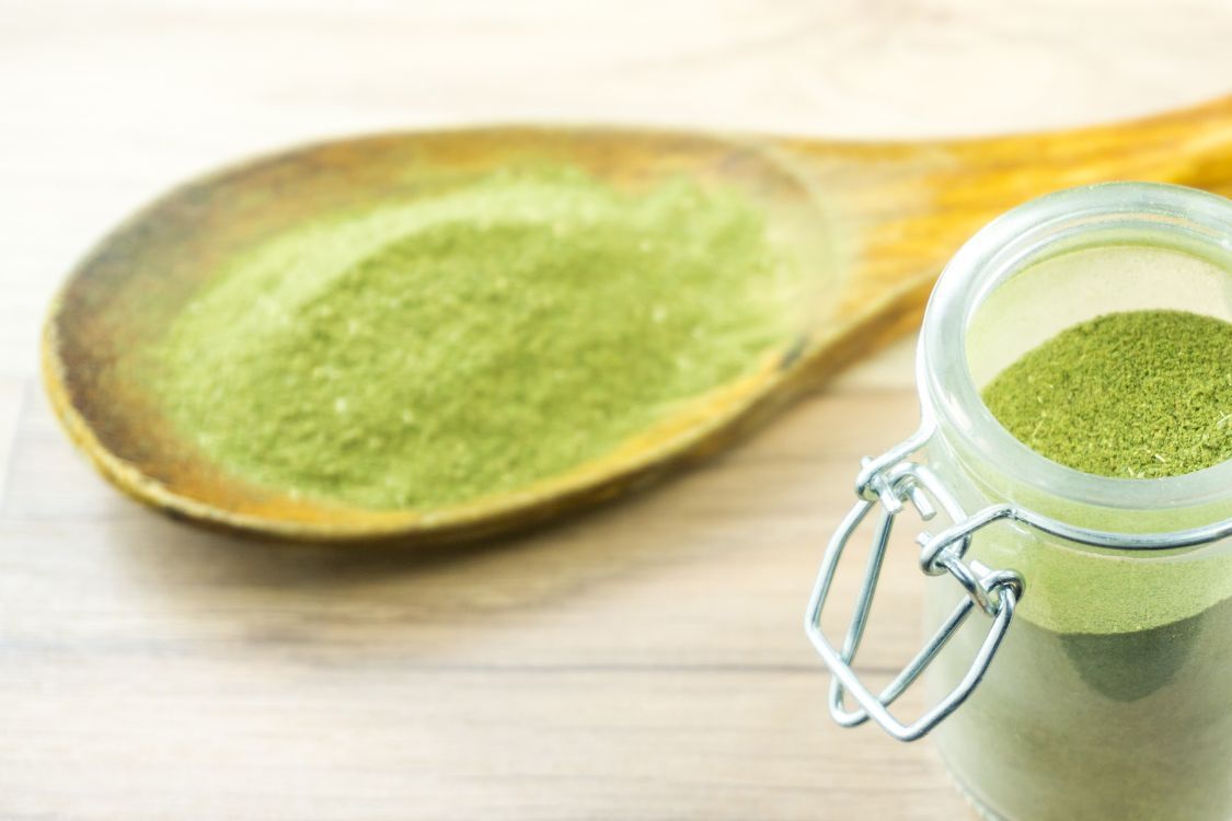 Best Kratom Powder: 6 Kratom Powders To Mix Into Your Favorite Drinks ...
