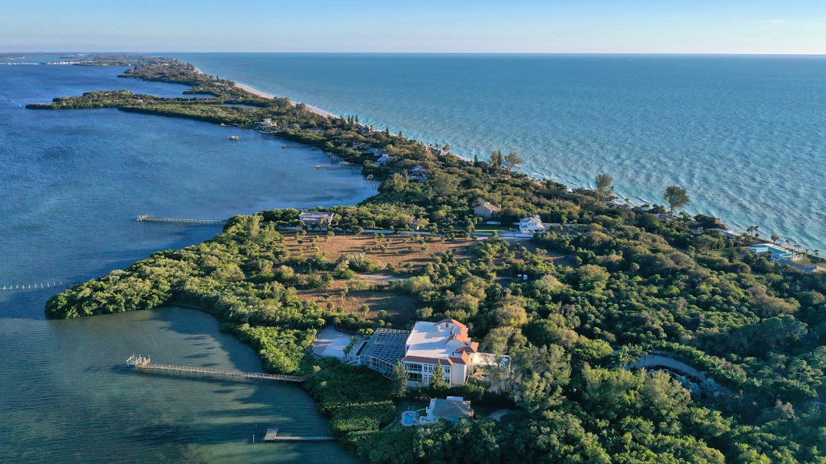 For Sale: A Parisian-Style Mansion With 10.5 Bathrooms on Manasota Key ...