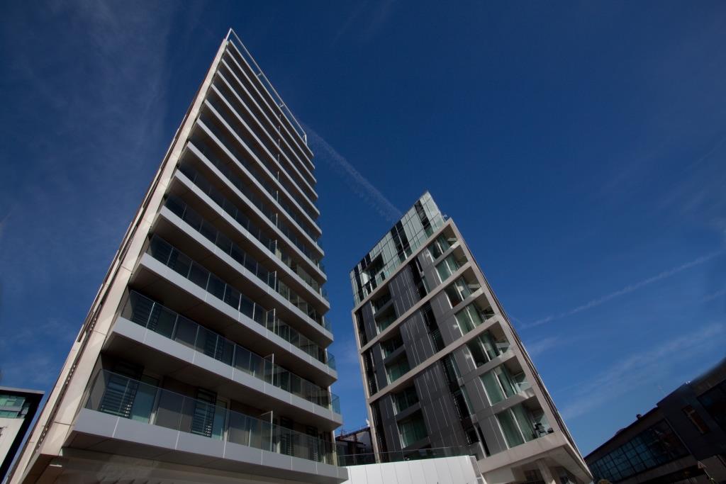 Luxury Apartments South London balcony/terraces by Sapphire Balconies