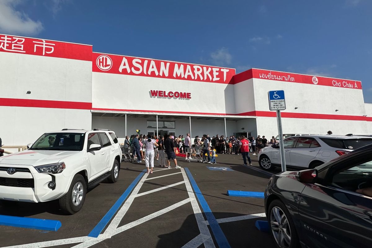 HL Asian Market on South Tamiami Trail Is Officially Open, and It's ...