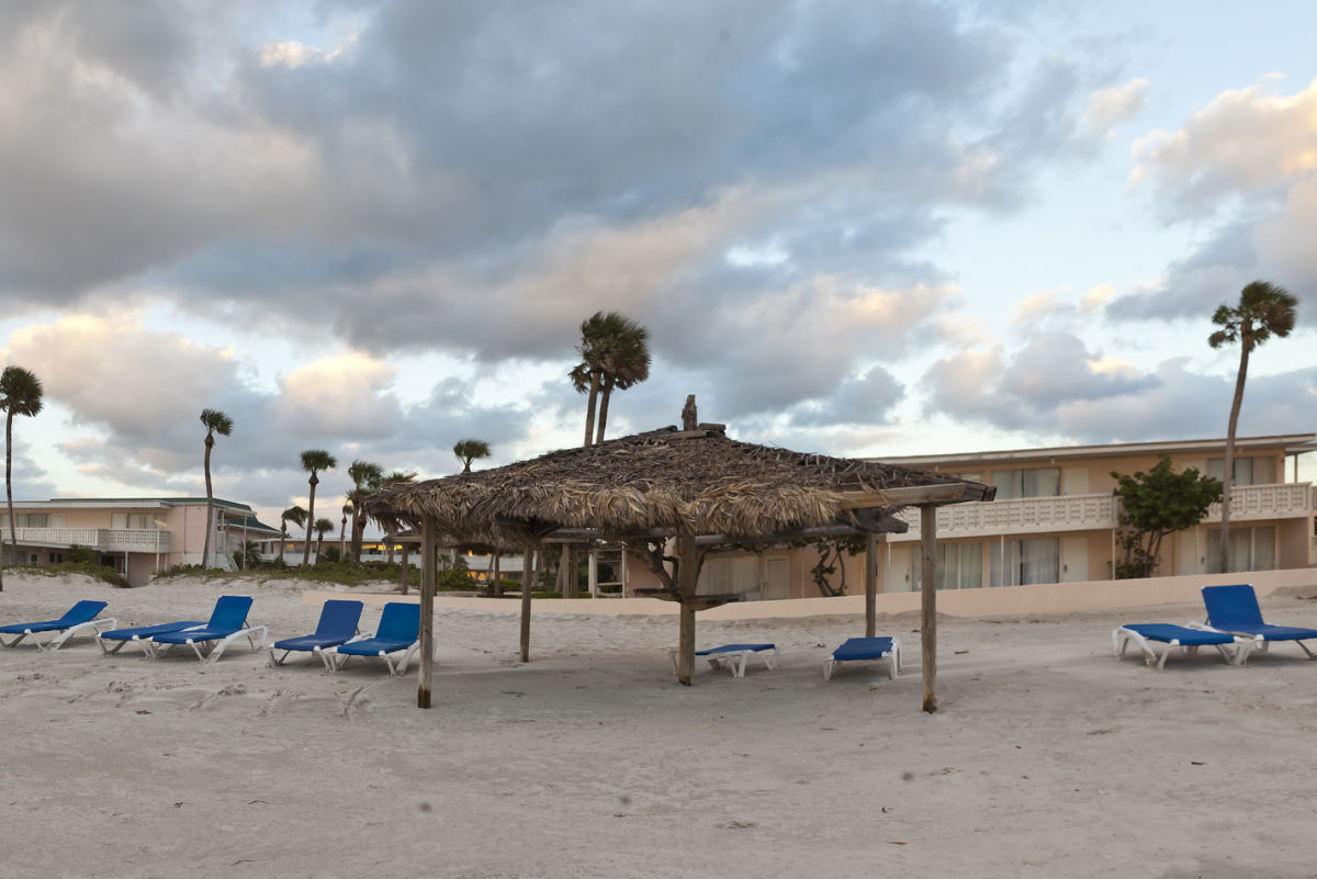 The Ghostly Links Between Lido Key's Sandcastle Resort, the Late Leona ...