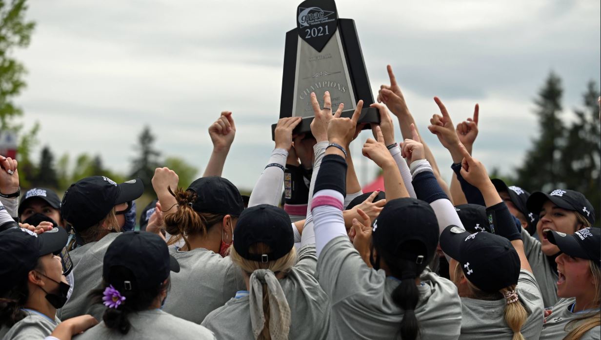 Western Washington University | Support WWU Softball's 2021-22 Season!