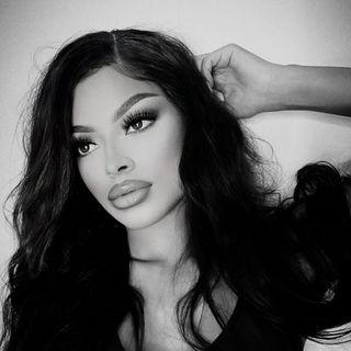 Chrissy - ARTIST.PRENEUR / Preneur