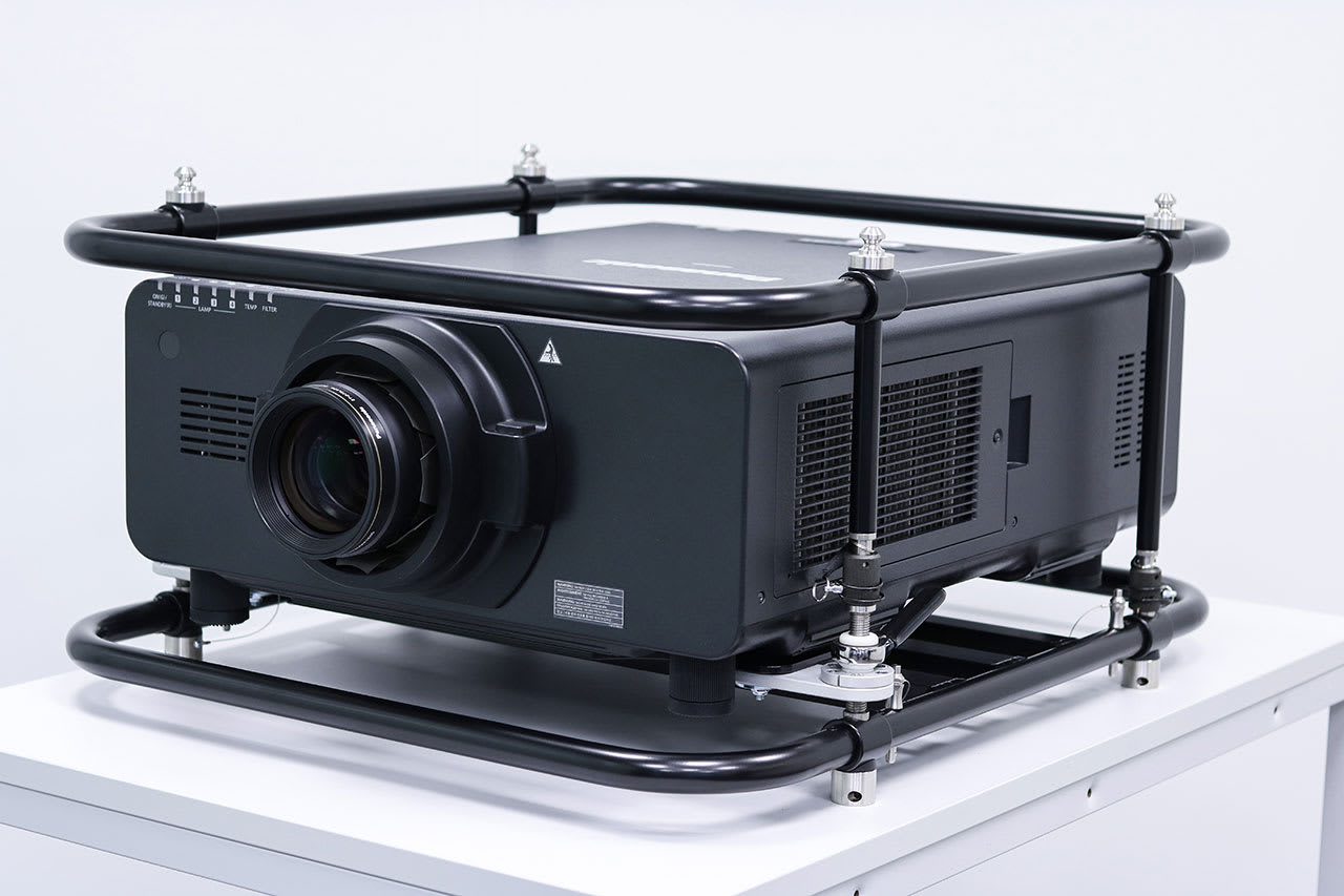 Rental Frame (EVO frame for Panasonic PT-RZ24/RQ25) Scandec Systemer