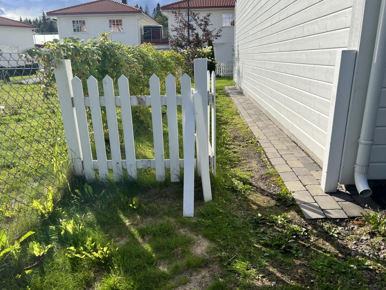 Stålgjerde/Port - Nittedal | Mittanbud