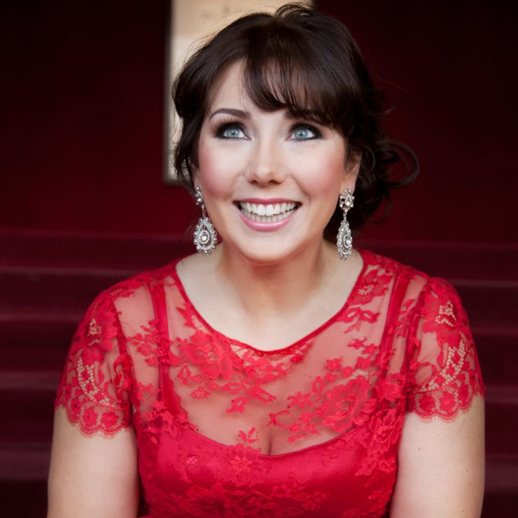 Talking with singers: Jennifer Rowley
