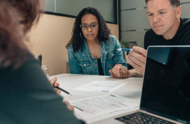 10 Steps on How to Sign Over a Car Title (+ Car Buying Tips) | CashForCars