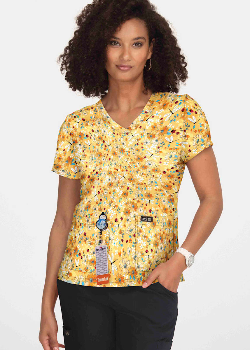 Leslie Dragon Fly Daisy V-Neck Print Scrub Top | Scrubs & Beyond
