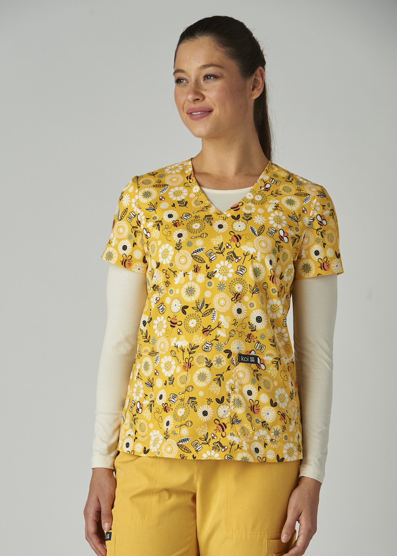 Koi Basics Koi Basics Leslie Honey Bees V-Neck Print Scrub Top | Scrubs ...