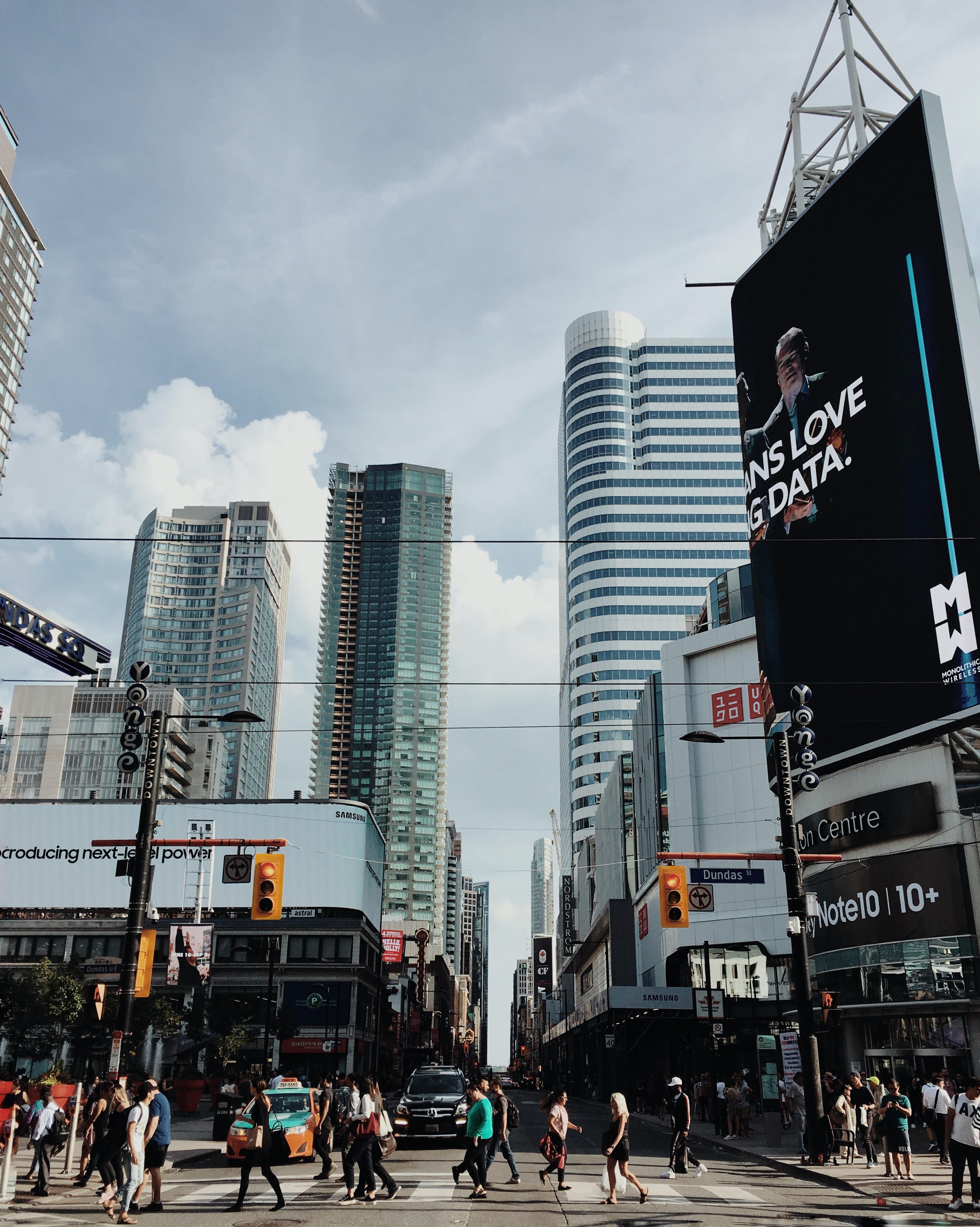 Dundas Square in Toronto - See Sight Tours