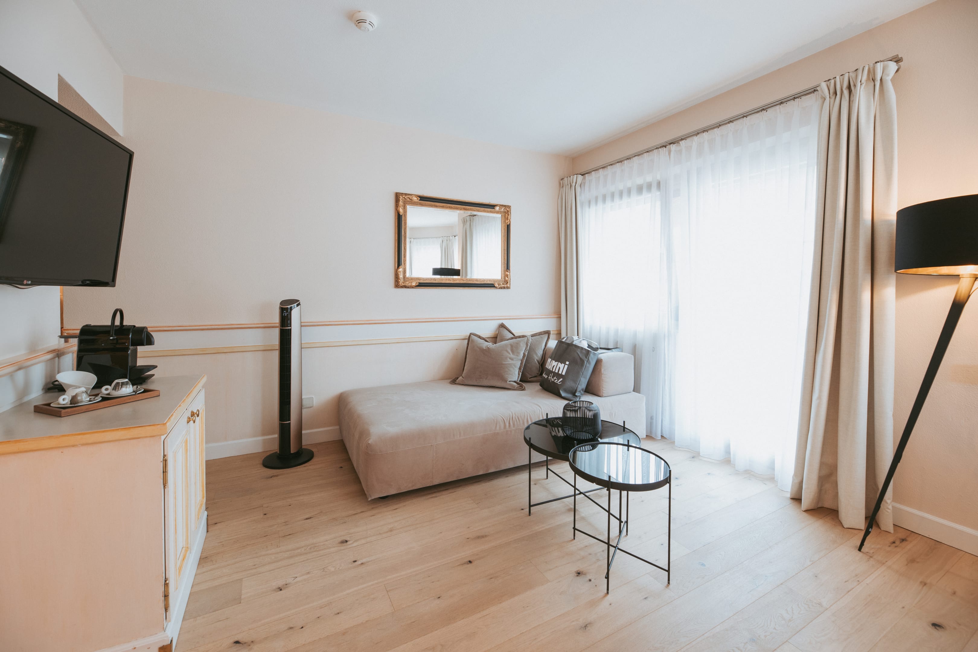 MANNI SUITE