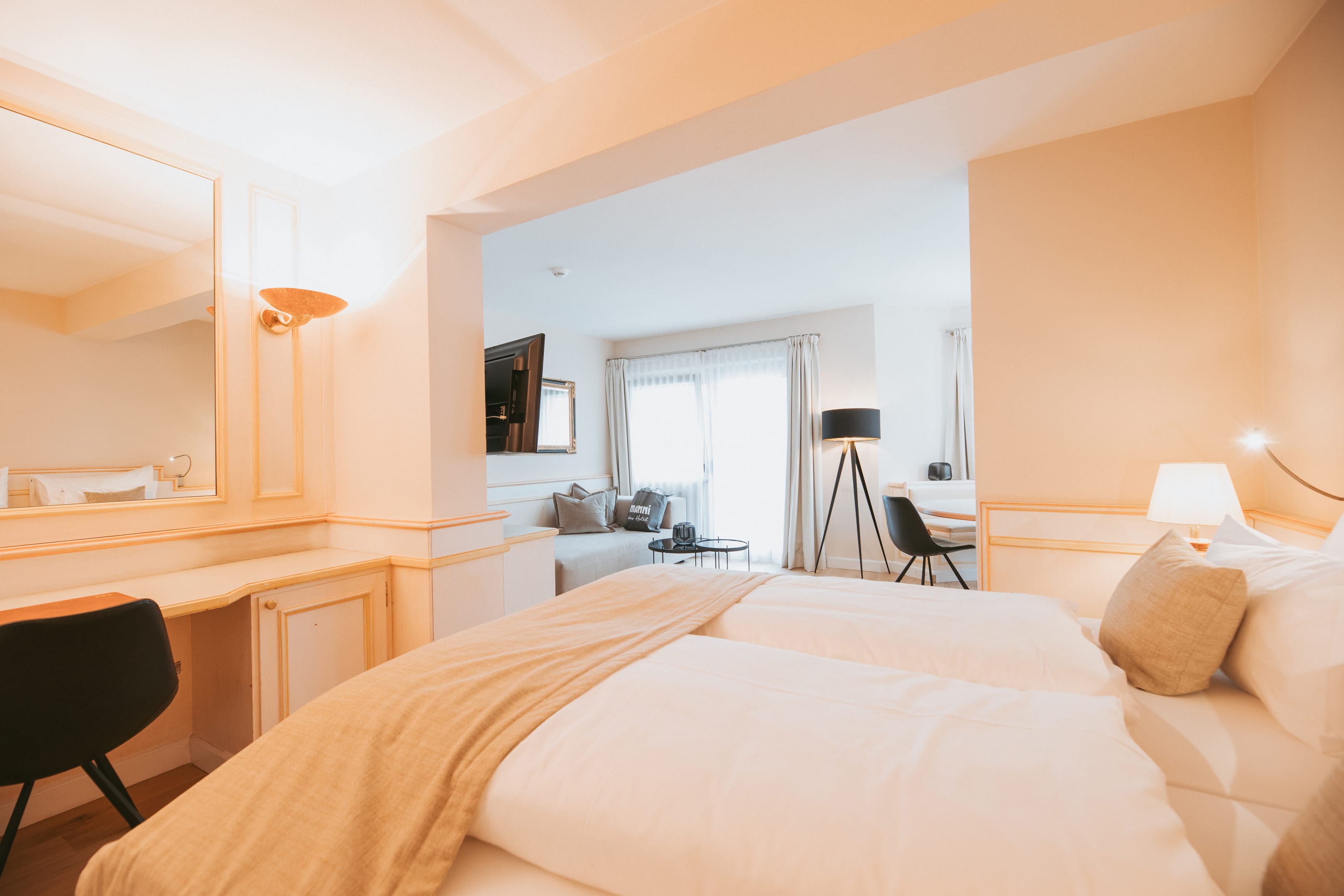 MANNI SUITE