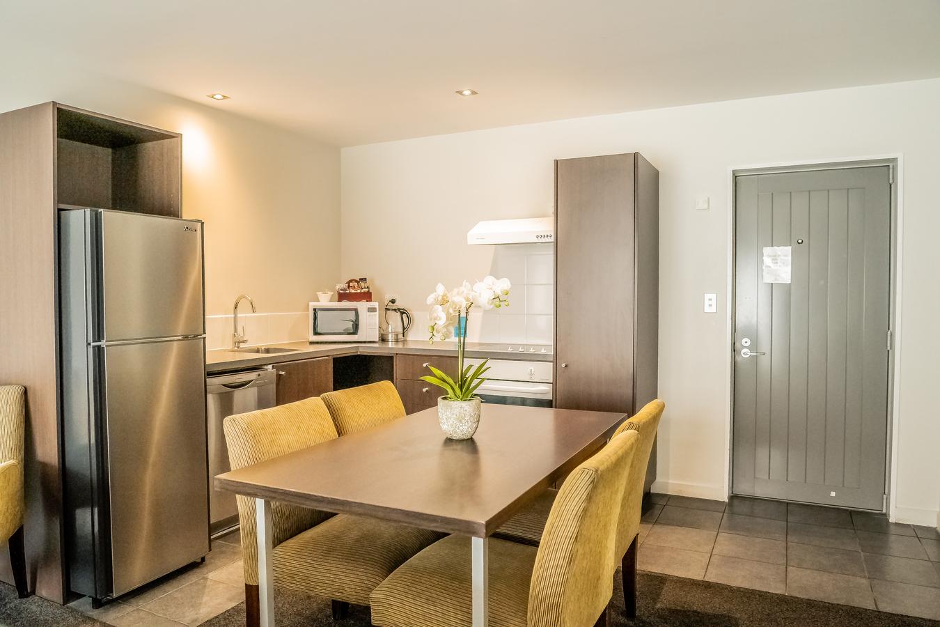 Two Bedroom Apartment - Airport Christchurch Motel