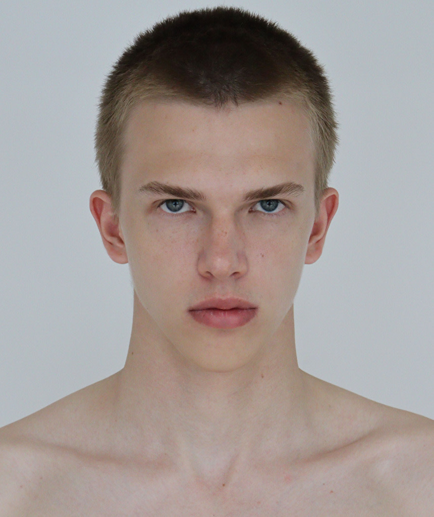 OLIVIA BURGESS | Select Paris | Select Model Management