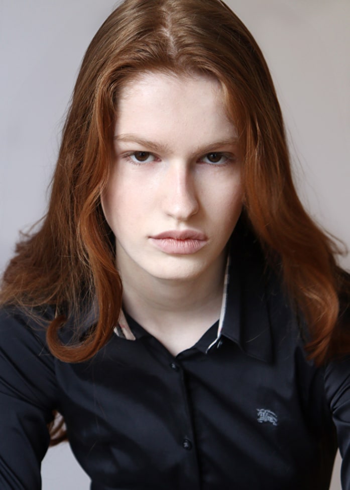 Dahlia | Select Paris | Select Model Management