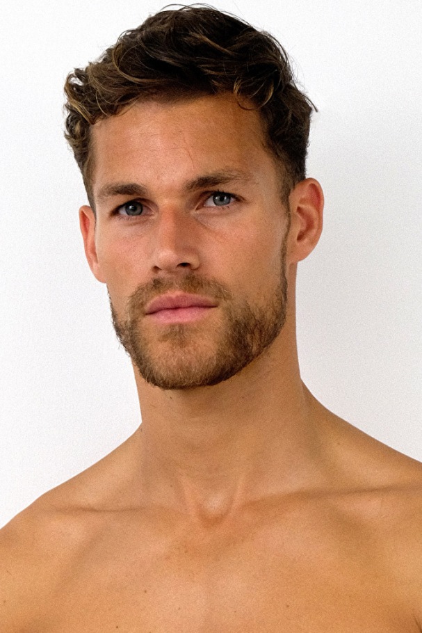TYLER MAHER | Select Paris | Select Model Management