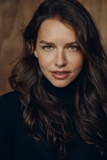 Mainboard | Women | Select Model Paris | Select Model Management