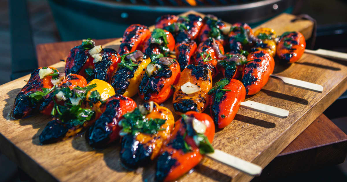 Recette de mini-poivrons grillés aux anchois | Zeste