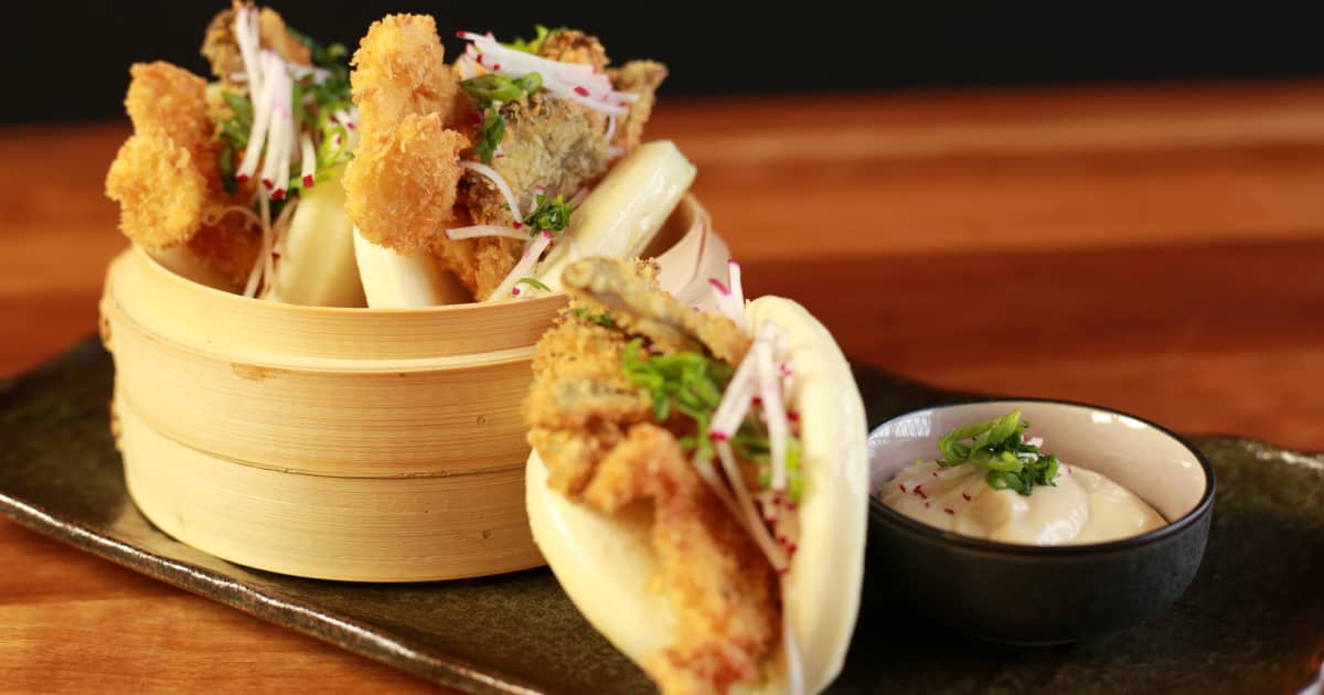 Pain Bao aux champignons frits, sauce wafu et oignons verts | Zeste