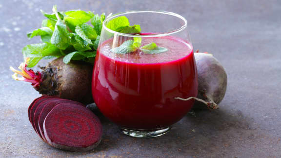 Recette de jus rouge à la betterave | Zeste