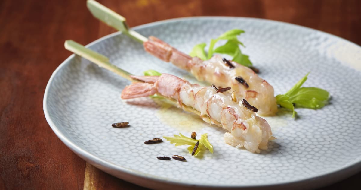 Crevettes d’Argentine au beurre moussant parfumé de livèche | Zeste