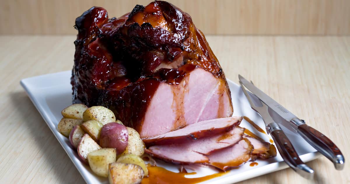 Recette de jambon sur l'os laqué à l'érable | Zeste