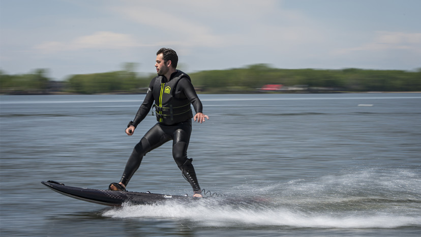 Du surf électrique à tester près de Montréal | Espaces