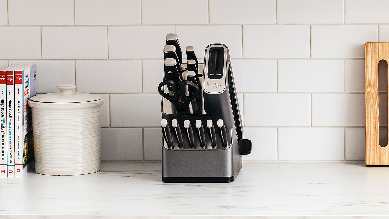 Ninja Foodi StaySharp Knife Block with Integrated Sharpener – Deluxe 14 ...