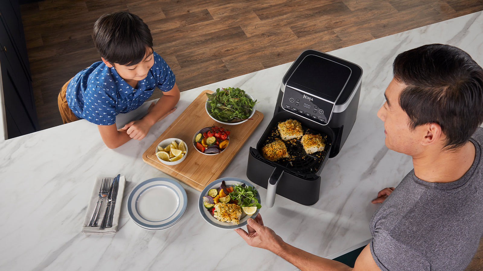 Air Fryer MAX PRO AF180UK | Square 6.2L Air Fryer - Ninja UK