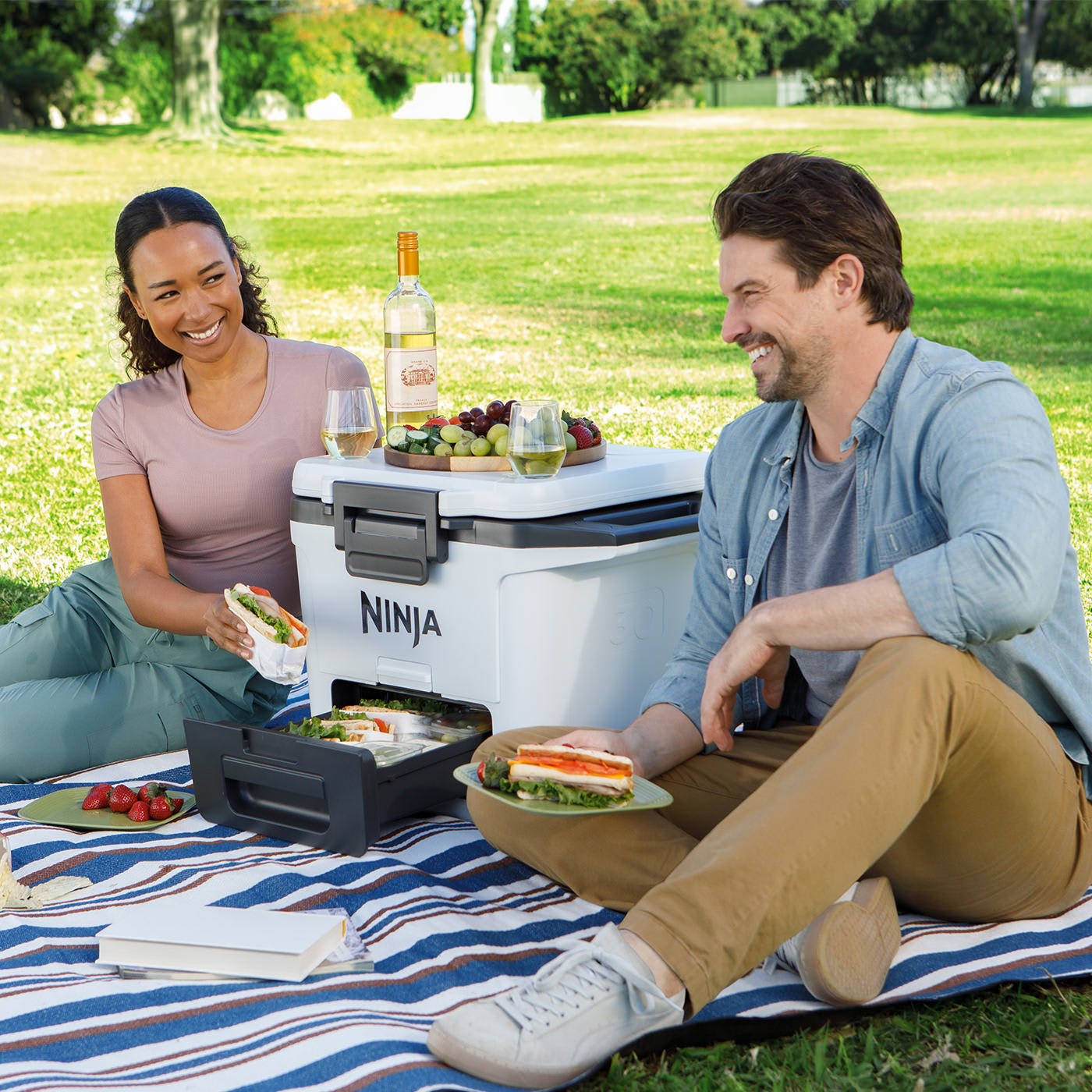 Ninja FrostVault 28L Small Cooler with Lockable Lid – White