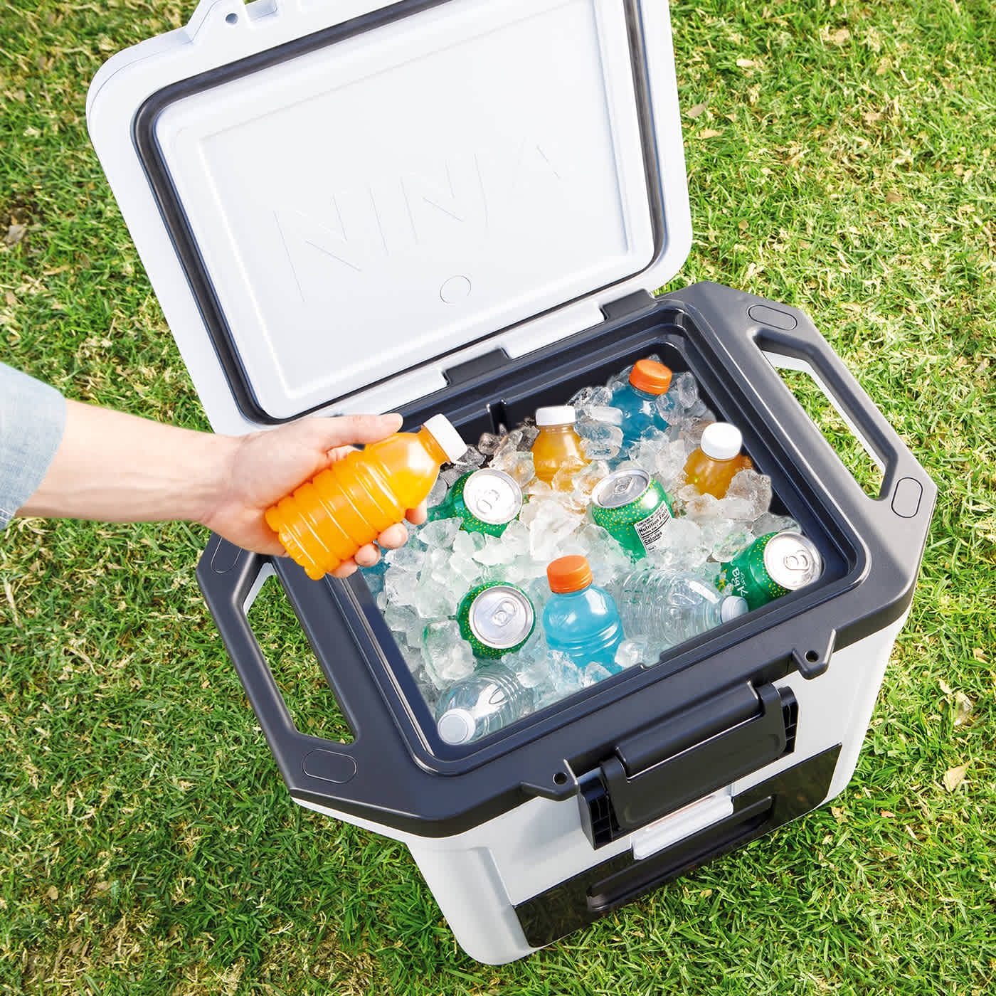 Ninja FrostVault 28L Small Cooler with Lockable Lid – White