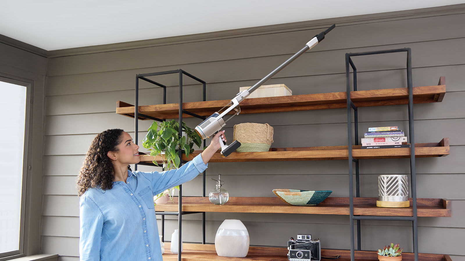 Shark Cordless Stick Vacuum with Auto Empty System BU3521UK - Vacuum