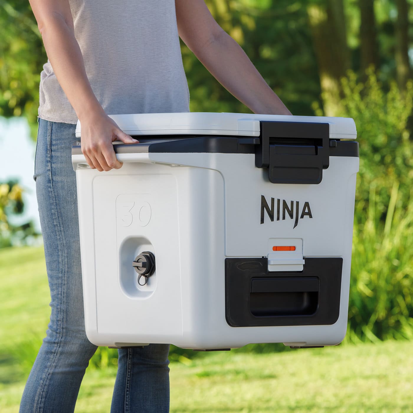 Nevera Portátil de Camping Ninja FrostVault Pequeña, 28L