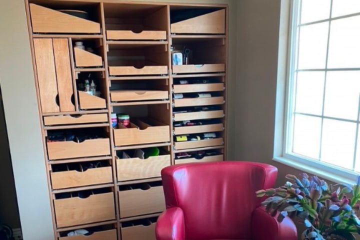 12 Storage Solutions for a Small Guest Bedroom | ShelfGenie