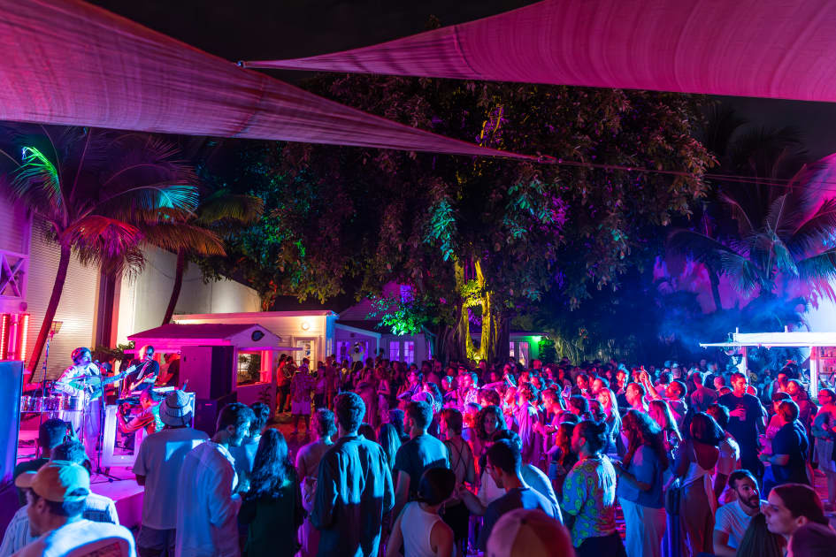 Zey Zey New Year's Eve C…, Miami · Shotgun Tickets